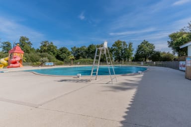 Capfun, 5 Stars, 64 M² With Pool And Terrace - Lanton