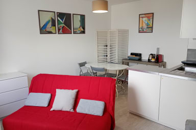 Lovely T2 Apartment Overlooking Square Montholon. - Gare du Nord - Paris