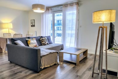 Moderne 2 Chambres | Balcon | Parking | Métro 14 - Saint-Ouen