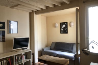 Apartment With Wifi In The Heart Of Montmartre - Paris