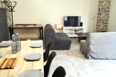 House With Garden And Parking - Close To Beaches - Tolone