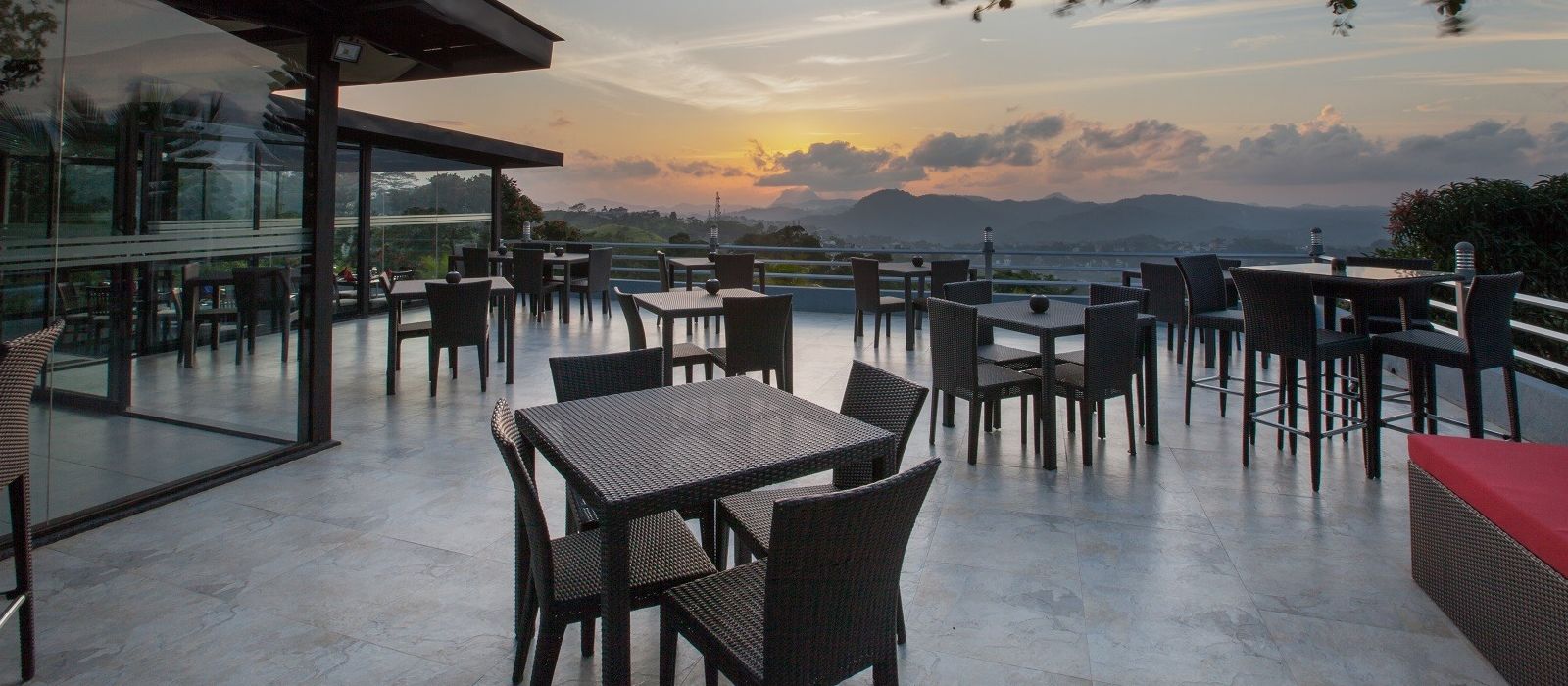 Theva Residency Hotel in Sri Lanka | ENCHANTING TRAVELS