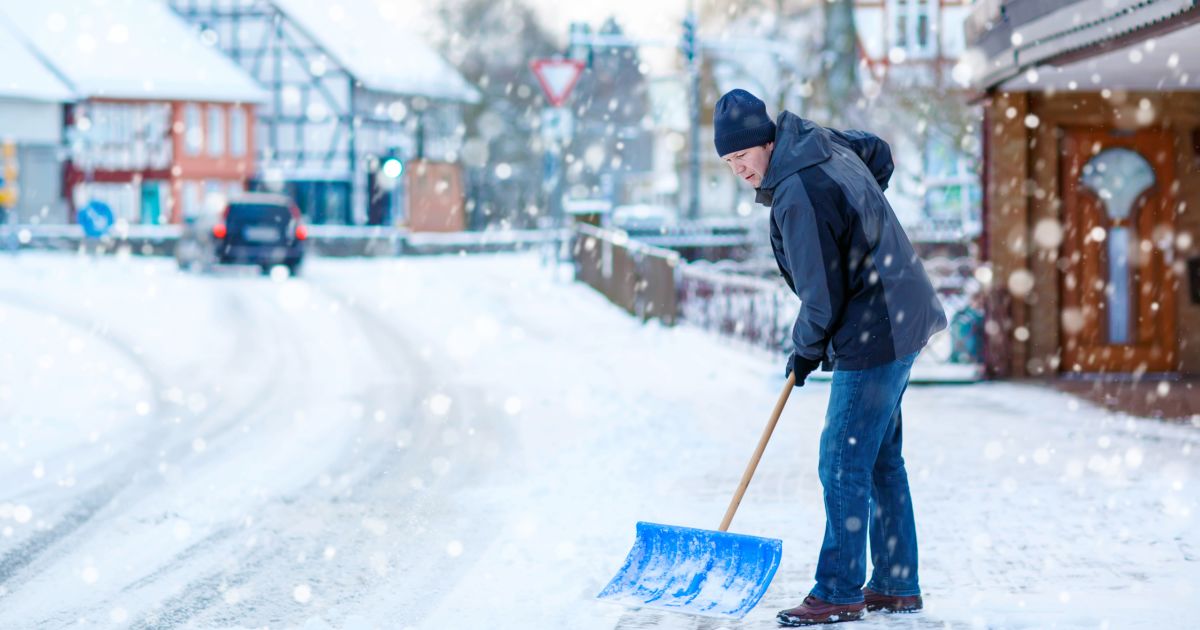 How to prepare—and stay safe—in a winter storm | first-aid-safety ...