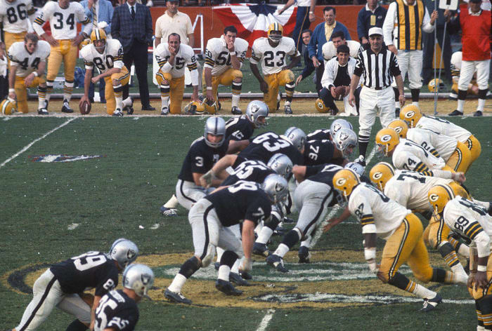 The best-looking Super Bowls and fan fashion over the years | Yardbarker